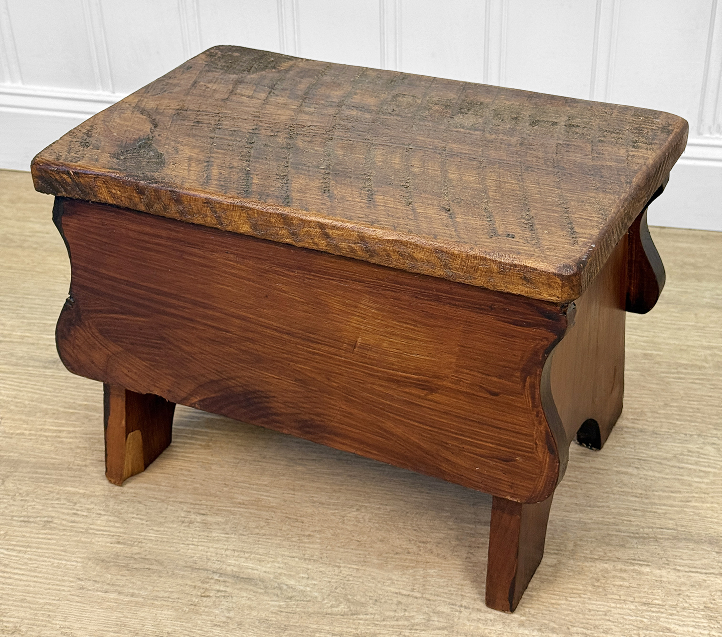 Vintage Farmhouse Pine Footstool Ottoman – Scranton Antiques